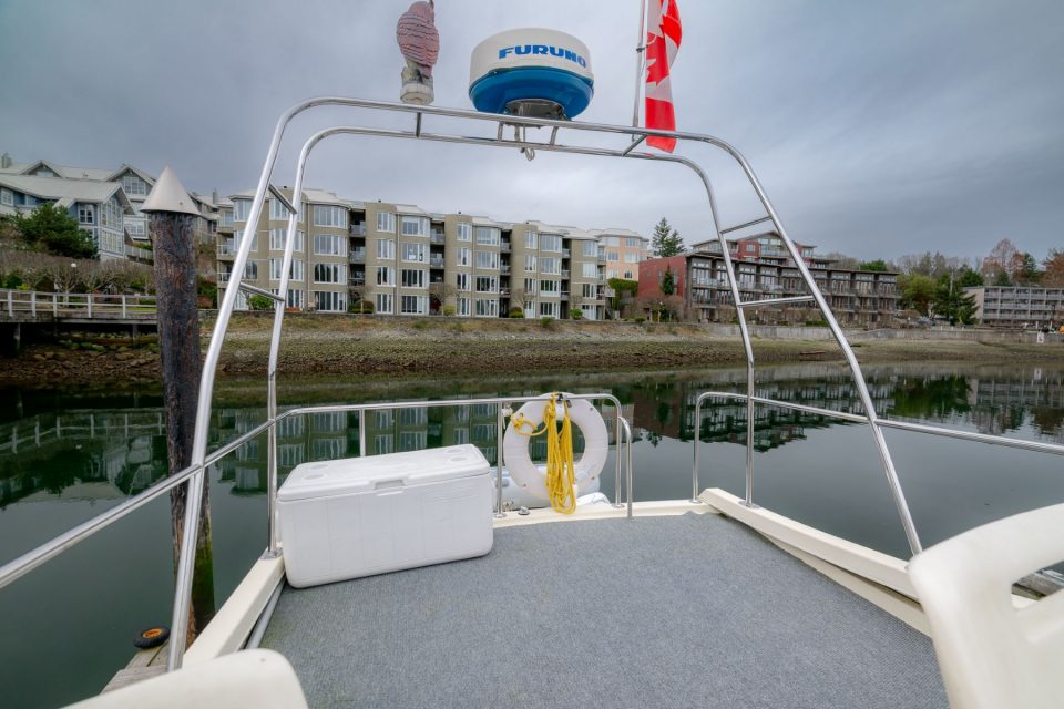 2007 Camano 31 - Calibre Yacht Sales