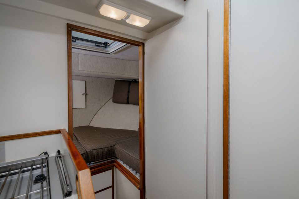 2007 Camano 31 - Calibre Yacht Sales