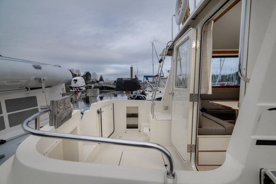 2007 Camano 31 - Calibre Yacht Sales