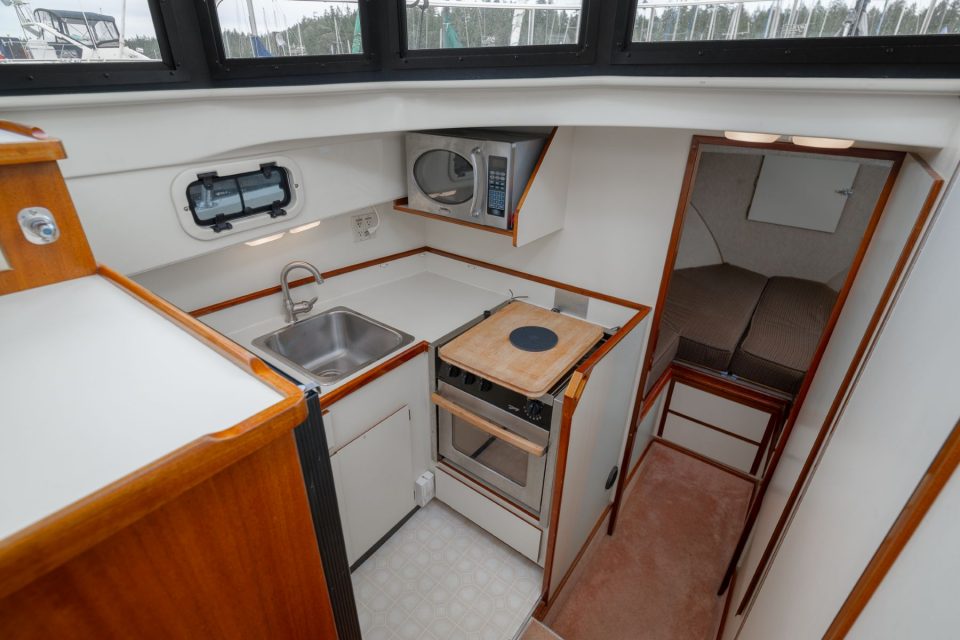 2007 Camano 31 - Calibre Yacht Sales