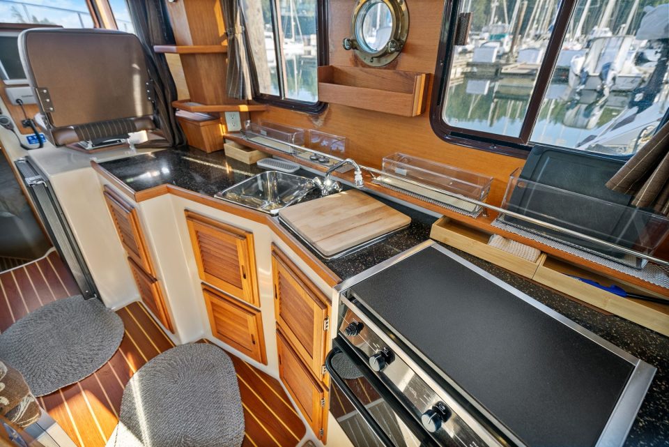 2011 Ranger Tugs R29 - Calibre Yacht Sales
