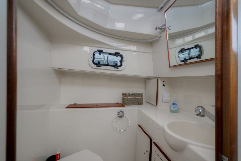 2007 Camano 31 - Calibre Yacht Sales