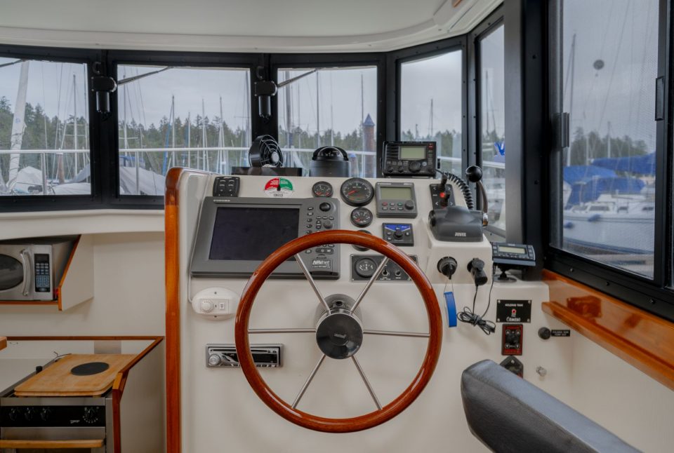 2007 Camano 31 - Calibre Yacht Sales