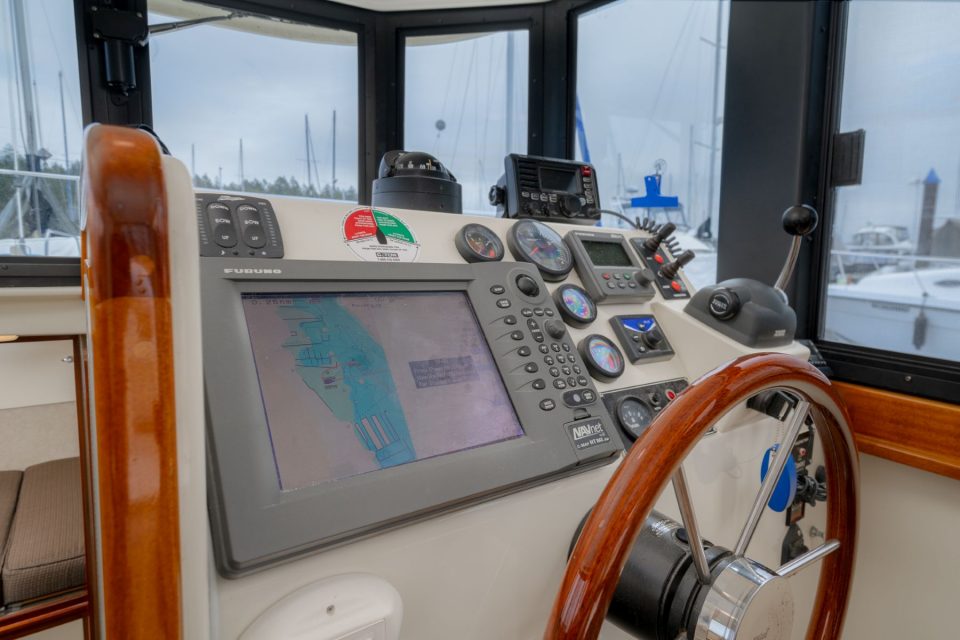 2007 Camano 31 - Calibre Yacht Sales