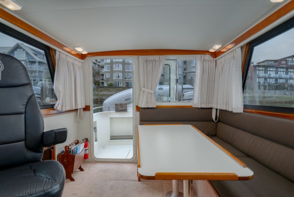 2007 Camano 31 - Calibre Yacht Sales