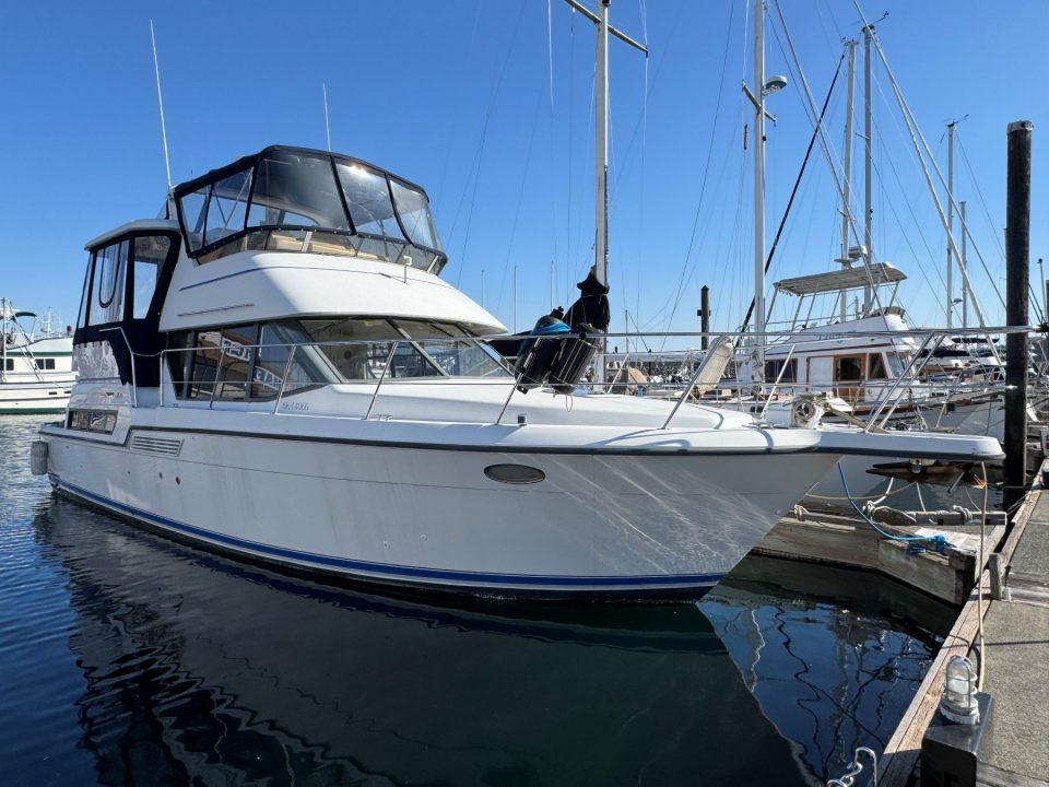 1994 Carver 390 - Calibre Yacht Sales