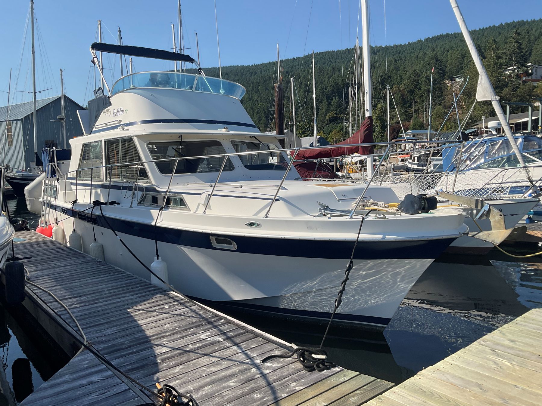 1975 Uniflite 36 Tri-Cabin Sedan Cruiser - Calibre Yacht Sales